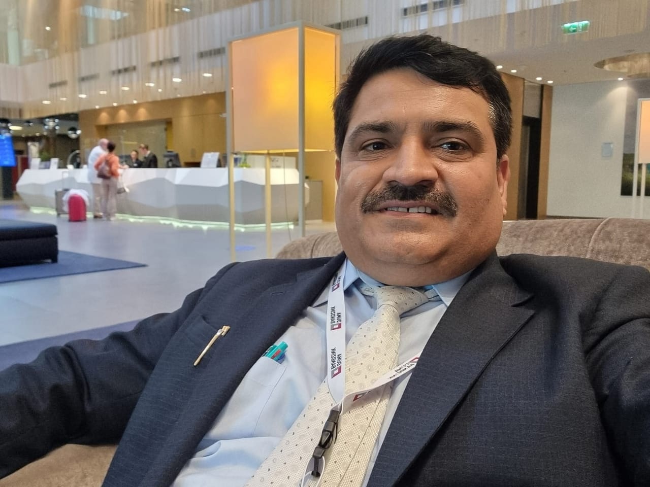 बलिया के संतोष तिवारी बने EOS Steel Ltd के CEO, संभालेंगे मिडिल ईस्ट और ...